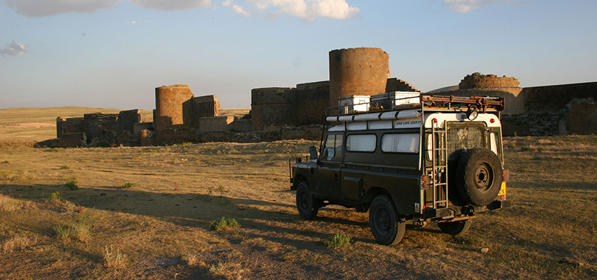 Mali - Bejaarden caravan - Miles To Go - Make your own adventure